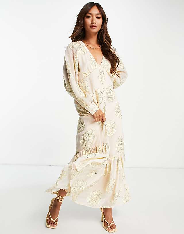 ASOS DESIGN button front maxi tea dress in metallic floral print | ASOS ASOS DESIGN button front maxi tea dress in metallic floral print | ASOS