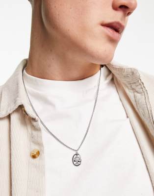 ASOS DESIGN - Collier à pendentif ovale balance de la justice - Argenté ...