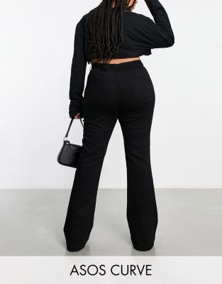 ASOS DESIGN Curve - Exclusivité - Jean évasé en power-stretch - Noir | ASOS