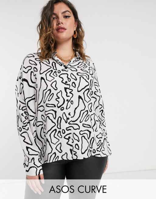 ASOS DESIGN Curve long sleeve cropped shirt in mono abstract print | ASOS