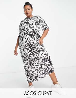 ASOS DESIGN Curve plisse t-shirt midi dress in mono zebra print | ASOS