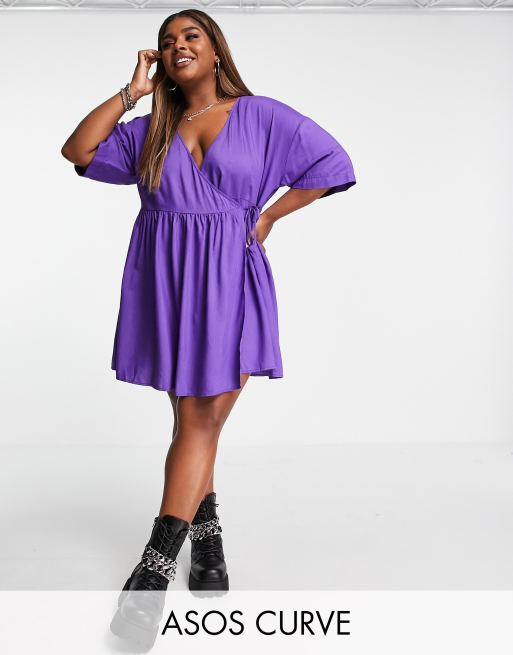 ASOS DESIGN Curve - Robe babydoll courte avec coupe cache-cœur devant et manches kimono - Violet ...