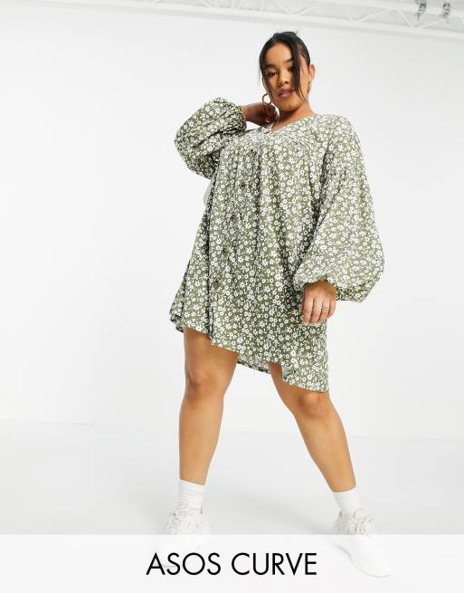 ASOS DESIGN Curve - Robe babydoll courte boutonnée à manches longues - Imprimé floral vert sauge ...