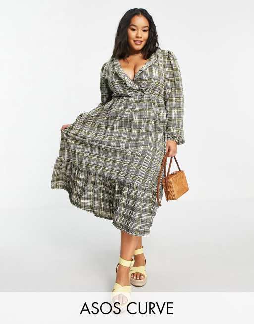 ASOS DESIGN Curve - Robe babydoll mi-longue à carreaux avec col et ourlet à volants - Gris et ...