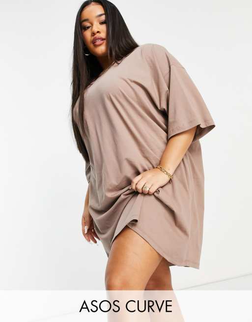 ASOS DESIGN Curve - Robe t-shirt oversize - Vison | ASOS