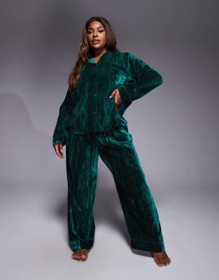 ASOS DESIGN Curve – Smaragdgrönt pyjamasset i sammet med textur | ASOS