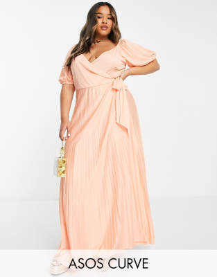 ASOS DESIGN Curve - Vestito lungo raccolto color albicocca con maniche ...