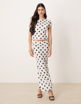 ASOS DESIGN - Droge geribbelde maxi-rok met stippenprint en lage taille in ecru | ASOS