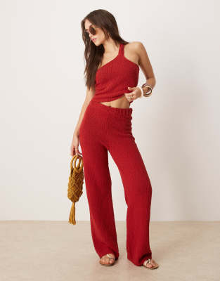 ASOS DESIGN - Ensemble top asymétrique à détail torsadé et pantalon en maille flammée - Rouge | ASOS