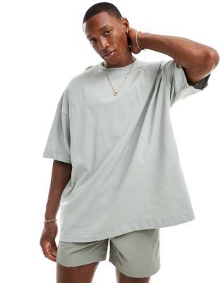 ASOS DESIGN essential heavyweight extreme oversized t-shirt 240gsm in grey | ASOS
