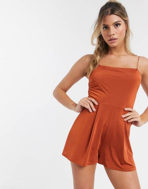 Asos Design Figurbetonter Kurzer Jumpsuit Mit Elastischen Trägern Asos