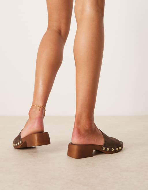 ASOS DESIGN Flare premium suede mule sandal clogs in chocolate | ASOS