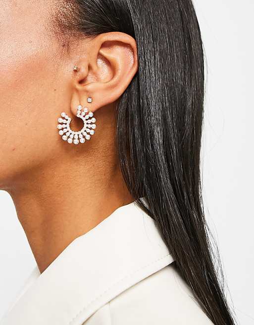 ASOS DESIGN – Goldfarbene Ohrstecker mit Perlenverzierung | ASOS ASOS DESIGN – Goldfarbene Ohrstecker mit Perlenverzierung | ASOS