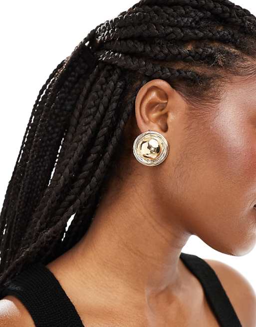ASOS DESIGN – Goldfarbene Ohrstecker mit rundem Vintage-Design | ASOS ASOS DESIGN – Goldfarbene Ohrstecker mit rundem Vintage-Design | ASOS