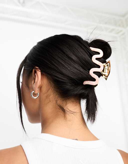 ASOS DESIGN hair claw in metal and pink resin design | ASOS