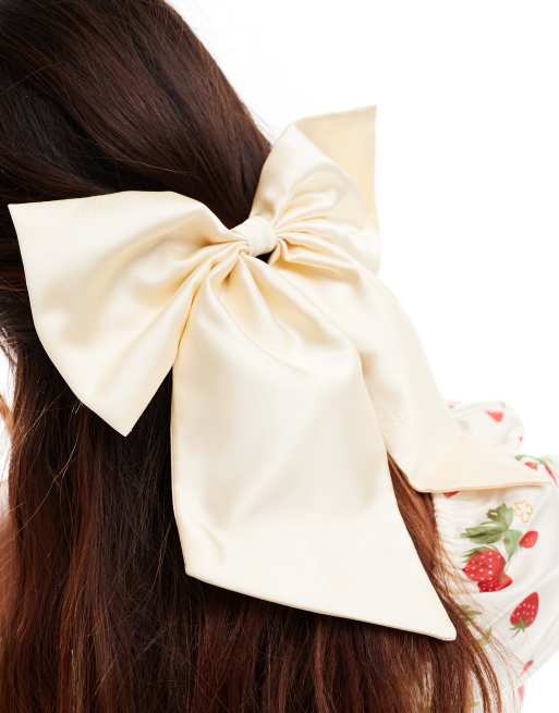 ASOS DESIGN hair clip with oversized bow in cream | ASOS