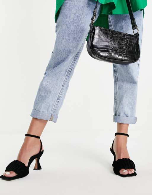 ASOS DESIGN - Holly - Gerimpelde sandalen met halfhoge hak in zwart | ASOS