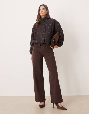 ASOS DESIGN - Jean barrel d'ensemble à pois - Chocolat | ASOS
