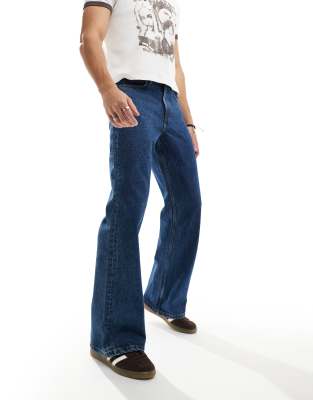 ASOS DESIGN - Jean évasé style vintage - Bleu foncé délavé | ASOS