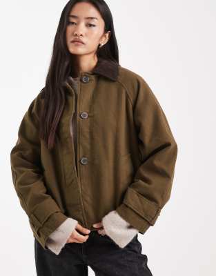 ASOS DESIGN – Kakigrön jacka med kontrasterande krage | ASOS