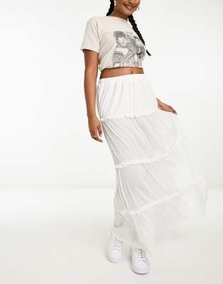ASOS DESIGN - Lagdelt maxinederdel med tekstur i hvid | ASOS