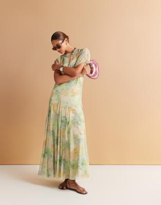 ASOS DESIGN - Maxi-jurk met asymmetrische mouwen en rok met godet-plooien in vervaagde pastel ...