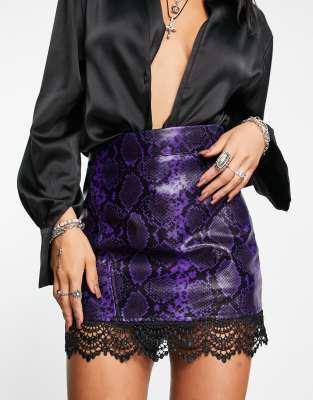 ASOS DESIGN - Mini-jupe en similicuir avec ourlet en dentelle - Violet serpent | ASOS