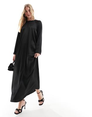 ASOS DESIGN - Oversized satijnen maxi jurk met ronde hals in zwart | ASOS