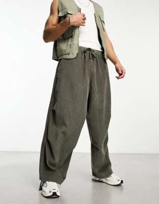 ASOS DESIGN - Pantalon bouffant style parachute en velours côtelé - Kaki | ASOS