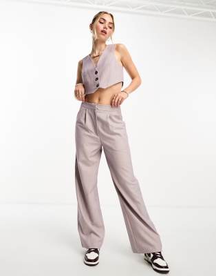 ASOS DESIGN - Pantaloni color visone sartoriali a fondo ampio in ...