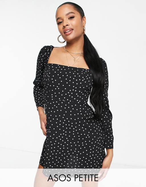 ASOS DESIGN Petite - Robe patineuse courte à pois avec décolleté carré - Noir et blanc | ASOS