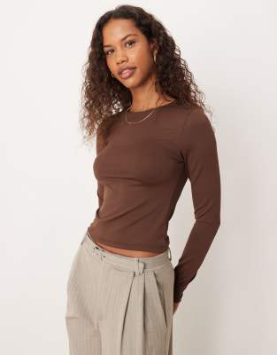 ASOS DESIGN - Polyamide top met lange mouwen in bruin | ASOS