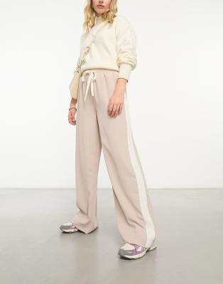 ASOS DESIGN pull on pants with contrast panel in mink | ASOS