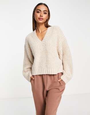 ASOS DESIGN - Pull oversize à col V en maille duveteuse épaisse de qualité supérieure - Taupe | ASOS