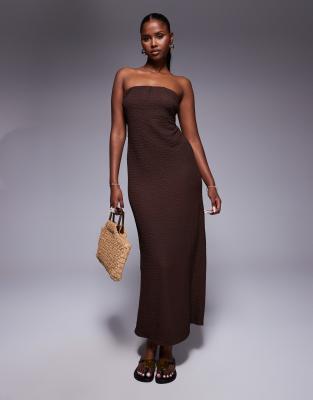 ASOS DESIGN - Robe bandeau mi-longue texturée et nouée dans le dos - Chocolat | ASOS