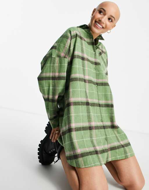ASOS DESIGN - Robe chemise courte coupe boyfriend avec ourlet arrondi et motif à carreaux | ASOS