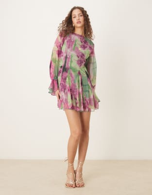 ASOS DESIGN - Robe courte à manches longues et imprimé fleuri flou avec dos bénitier et jupe à ...