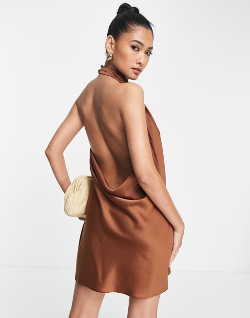 ASOS DESIGN - Robe courte dos nu en satin à encolure drapée - Chocolat | ASOS