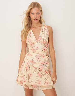 ASOS DESIGN - Robe courte froncée à imprimé fleurs vintage avec col V et ourlet mouchoir | ASOS