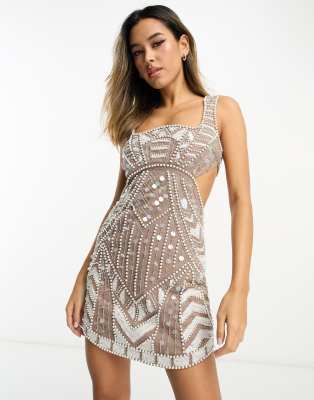 ASOS DESIGN - Robe courte ornée de perles en sergé avec détails incurvés sur le corsage - Taupe ...