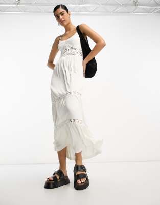 ASOS DESIGN - Robe longue à volants à fines bretelles et empiècements en dentelle et taille en ...