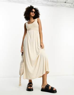 ASOS DESIGN - Robe mi-longue sans manches effet froissé à fronces et encolure dégagée - Taupe | ASOS