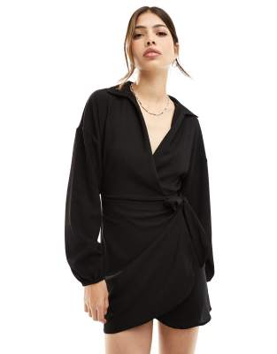 ASOS DESIGN - Robe portefeuille courte à manches longues et col V en ...