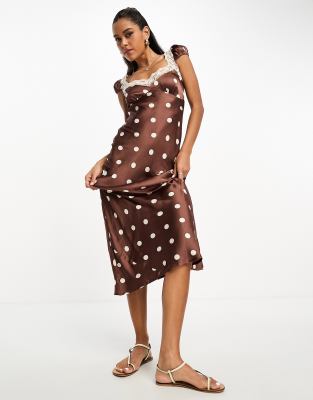 ASOS DESIGN - Robe rétro mi-longue en satin à pois et bordures dentelle - Chocolat | ASOS