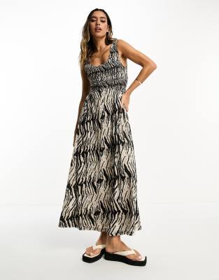 ASOS DESIGN scoop neck sleeveless crinkle shirred midi dress in animal ...