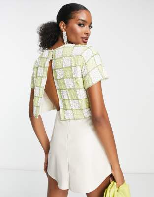 ASOS DESIGN - T-shirt crop top ouvert à l'arrière avec carreaux ornés de sequins - Citron vert ...