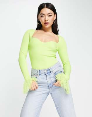 ASOS DESIGN - Top en maille avec décolleté en cœur et bordures en plumes fantaisie - Citron vert ...