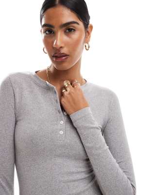 ASOS DESIGN - Top sans coutures effet sculptant à col boutonné et manches longues - Gris chiné ...