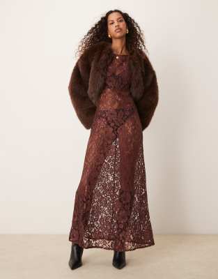 ASOS DESIGN - Vestito lungo in pizzo color cioccolato con maniche a ...