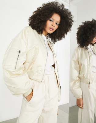 ASOS EDITION - Bomber court en satin - Taupe | ASOS